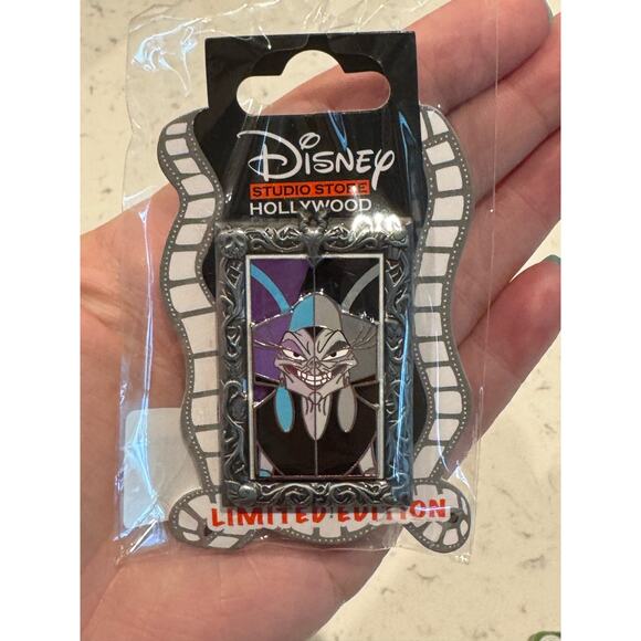 Disney | Other | D23 Expo 224 Disney Dssh Pin Villains Gallery ...